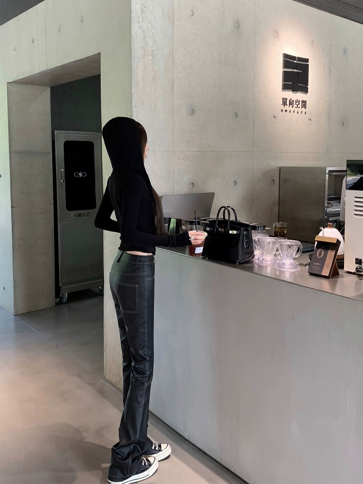 CHICYOU [Chopstick Legs] Slim black micro-flare topstitched casual and ...