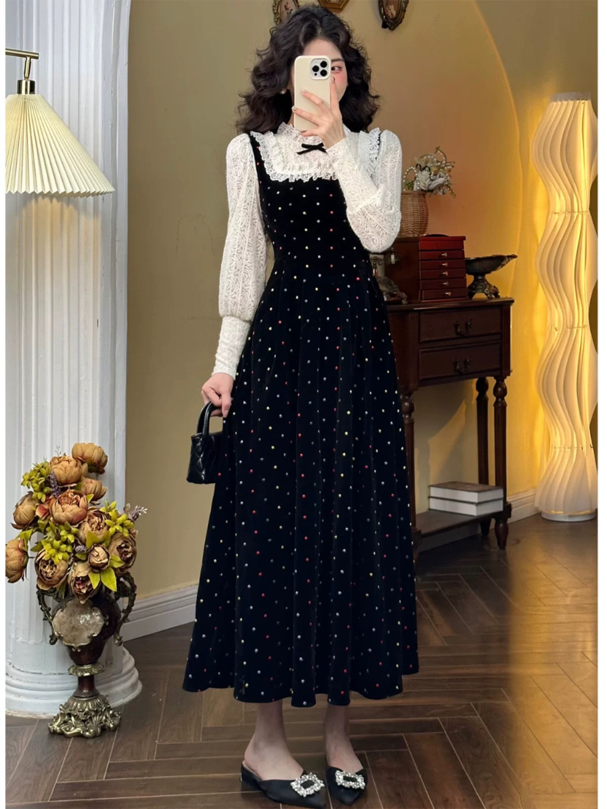 Mrs. Xiao's French Hepburn style starry velvet lace stitching fake two ...